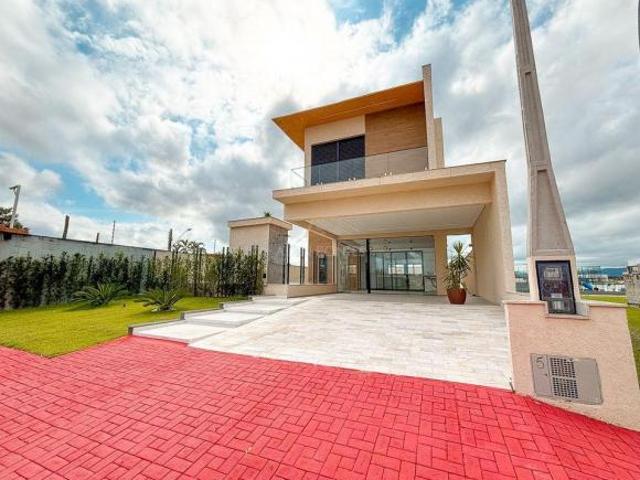 Casa em condominio fechado na cidade de Peruíbe, imóveis alto padrão