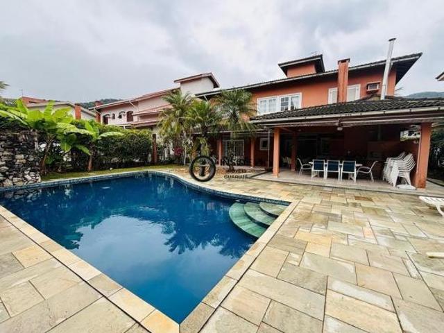 Casa em condominio fechado na enseada guaruja