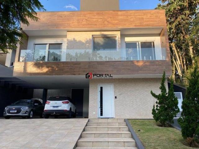 Casa em Condomínio Fechado na Granja Viana ao lado do Shopping