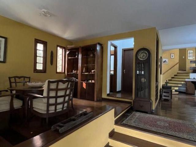Casa em condomínio fechado na Granja Viana, atrás do Shopping da Granja