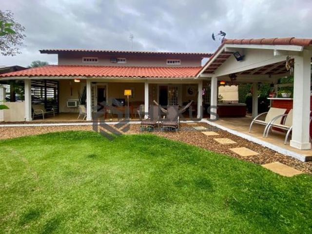 Casa em condomínio fechado na Praia do Pernambuco, Guaruja
