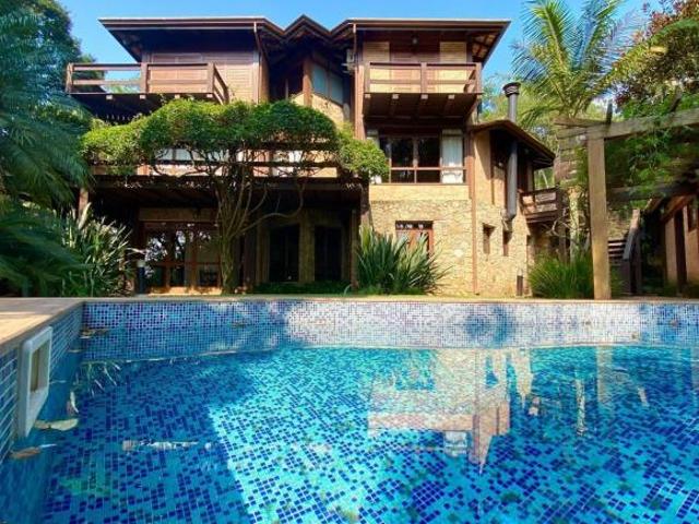 Casa em Condomínio fechado na Serra da Cantareira com Piscina e Lazer Completo