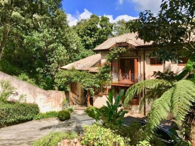 Casa em Condomínio Fechado na Serra da Cantareira