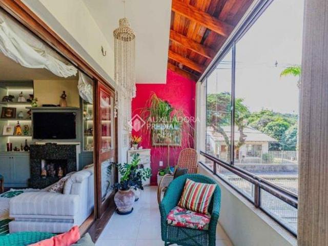 Casa em condomínio fechado no bairro Ipanema