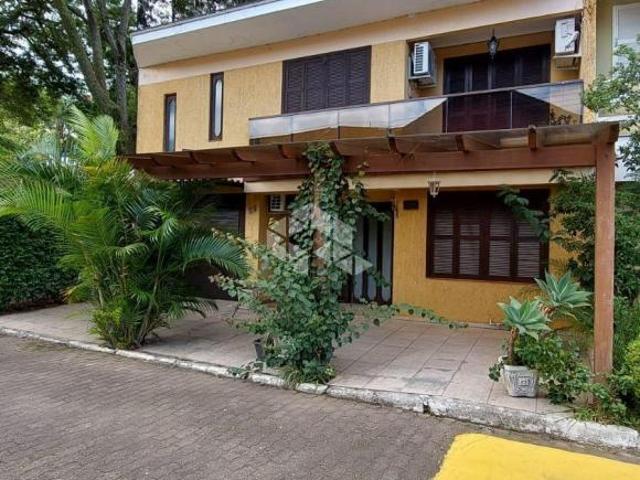 Casa em condomínio fechado no bairro Ipanema conforto, segurança e excelente localização
