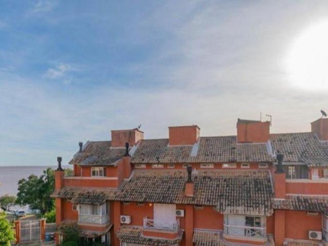 Casa em Condomínio Fechado no Bairro Vila Assunção de Porto Alegre/RS