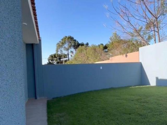 Casa em condomínio fechado no Contorno com 3 quartos, suíte e amplo espaço nos fundos