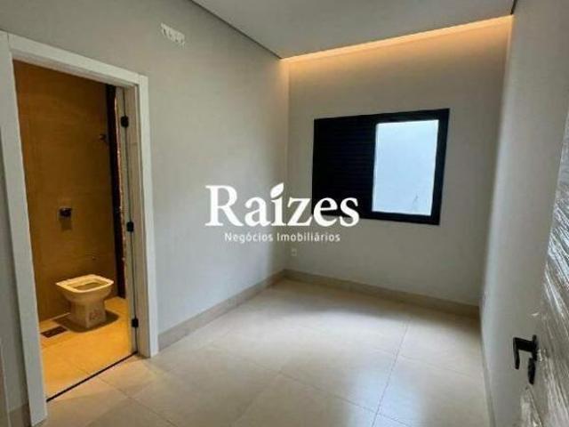 Casa em condomínio fechado no Grand Ville com 3 suítes, 2 vagas e varanda gourmet