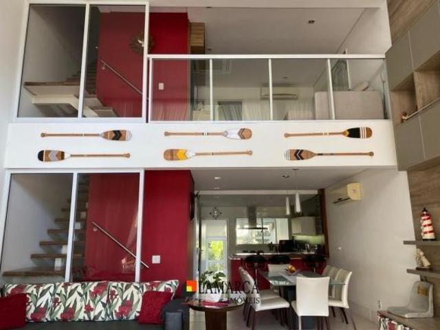 Casa em condominio fechado no Guaruja