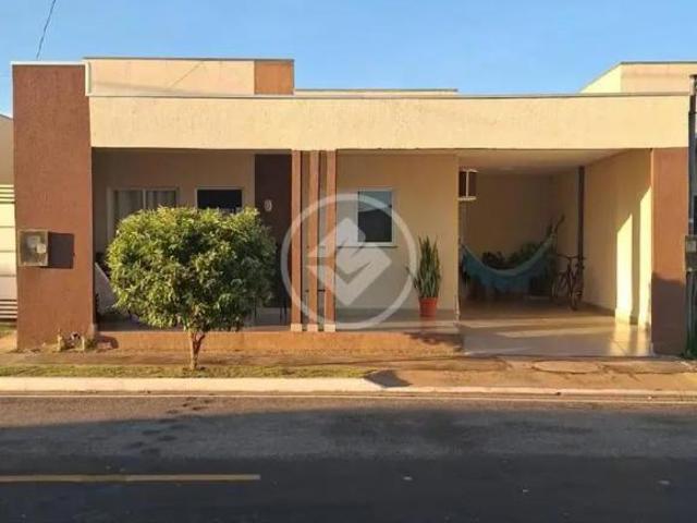 Casa em Condomínio Fechado no Hawai – 2 Quartos, Quintal – Cuiabá/MT