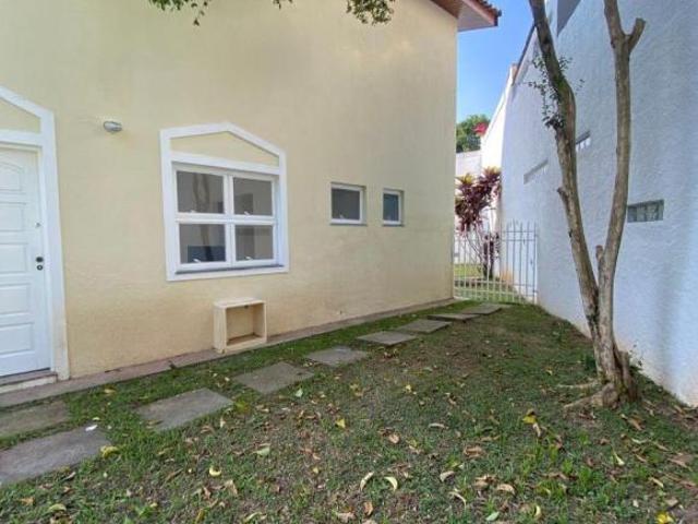 Casa em condomínio fechado no Jardim Ester – 180m², 3 dormitórios 1 suíte, quintal e jardim|