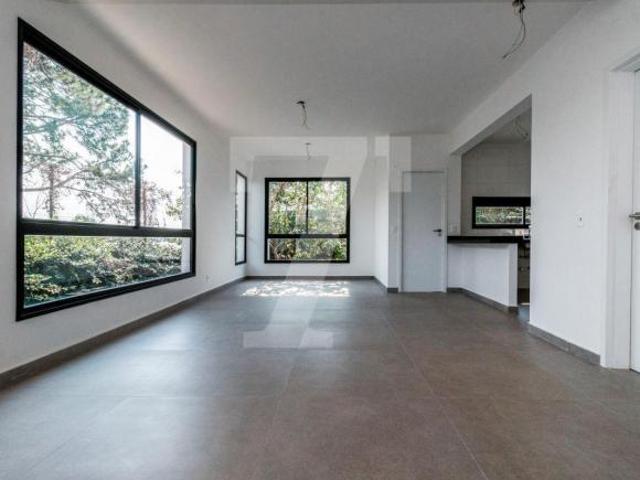 Casa em condomínio fechado no melhor do Jardim Guedala com 470 m² disponível para venda