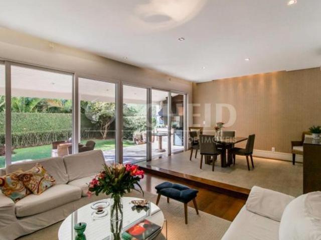 CASA EM CONDOMÍNIO FECHADO NO MORUMBI COM 366M² 3 SUÍTES E 3 VAGAS