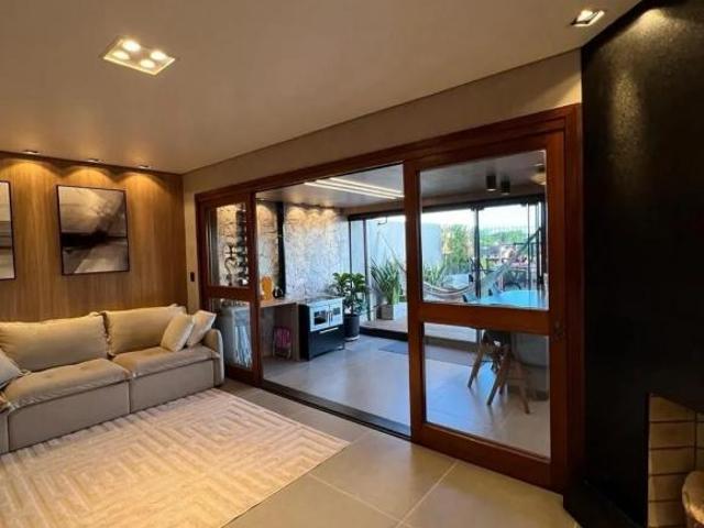 Casa em condomínio fechado para venda no bairro Jardim Isabel, com aproximadamen