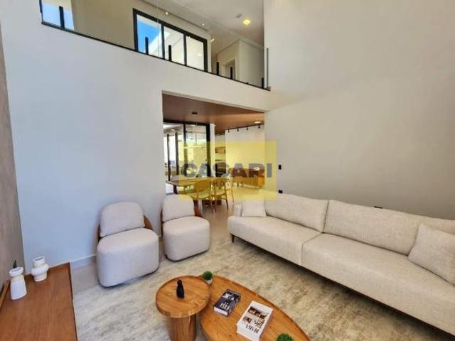 Casa em condomínio fechado para venda com 3 suítes e piscina Portal dos Pássaro