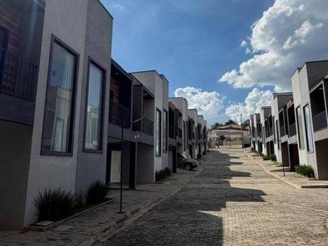 Casa em condomínio fechado próximo ao Bourbon