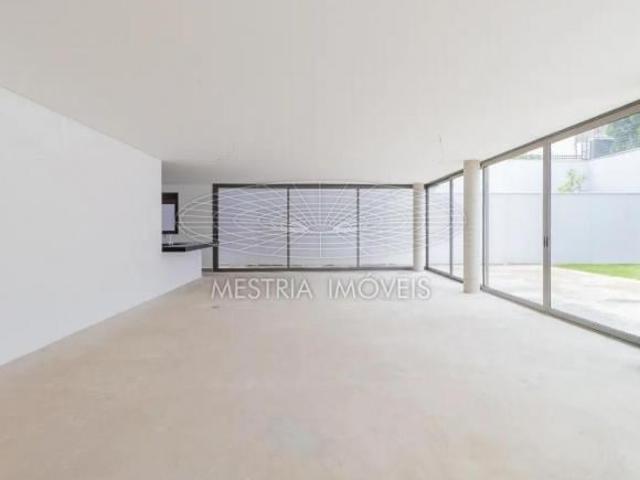 Casa em condomínio fechado | Próximo aos clubes Pinheiros e Hebraica!