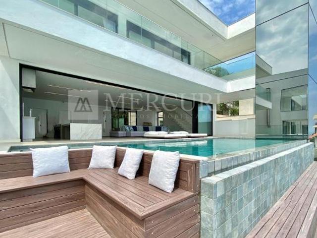 Casa em Condomínio Fechado, Praia da Enseada, 6 Suítes, com Vista Paronãmica para o Mar Mercuri Im