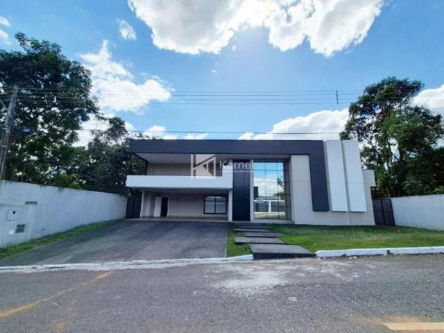 Casa em condomínio fechado R$ 2.300.000