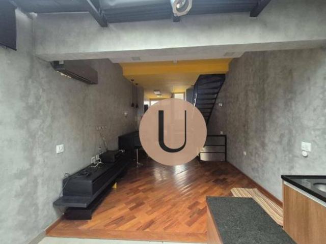 CASA EM CONDOMINIO FECHADO REAL PARQUE, TRANQUILO COM APENAS 22 CASAS