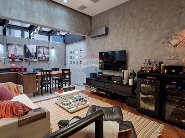 Casa em Condomínio Fechado – Real Parque com 02 suítes