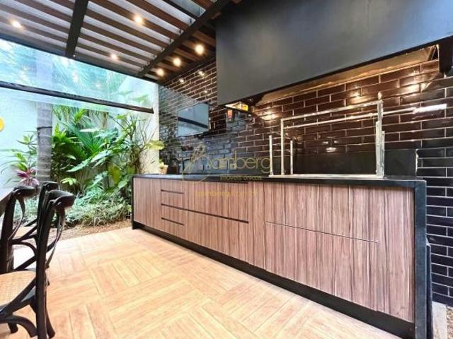 Casa em Condomínio Fechado| Reformada | Alto da Boa Vista | 289 m² | 5 Suítes | 3 Vagas