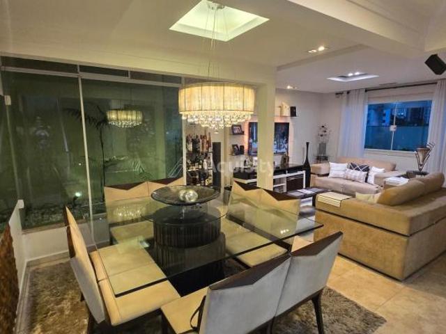 Casa em condomínio fehcado na Vila Regente Feijó: 3 Dorms, 290m² por R$1.749.000
