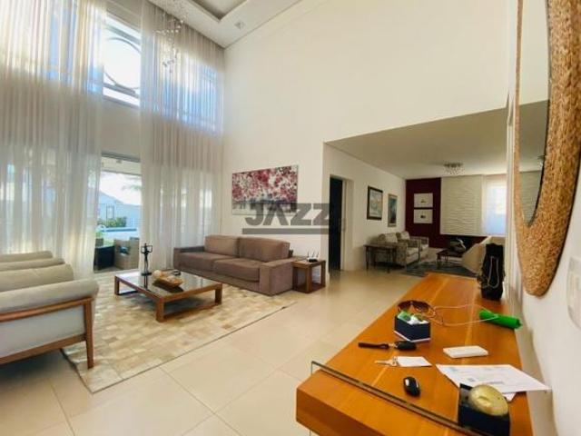 Casa em Condomínio Flamboyant à Venda em Atibaia