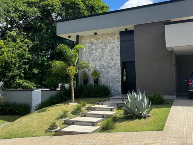 CASA EM CONDOMINIO FLORA VILLE