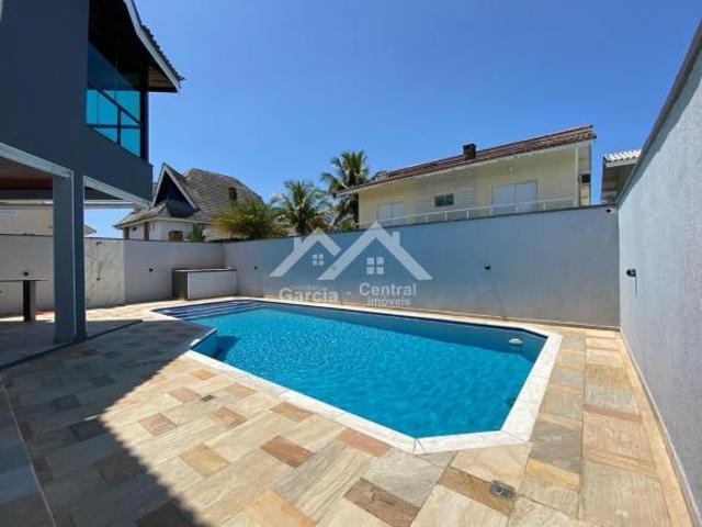 Casa em condomínio frente mar em Peruíbe