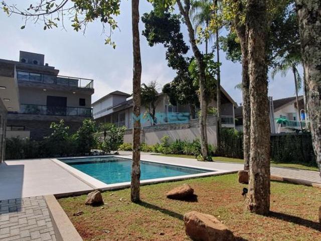 Casa em condomínio frente ao mar em Juquehy