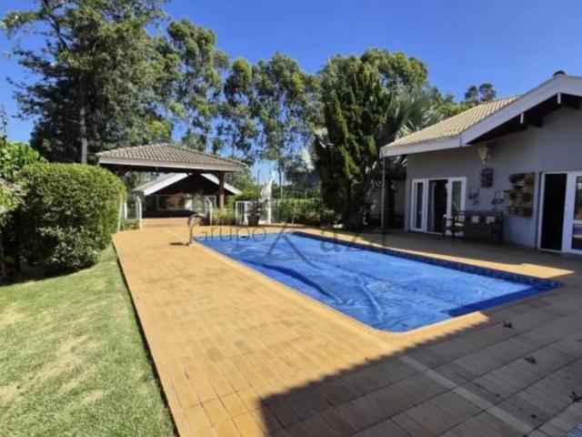Casa em Condomínio Haras Paineiras 4 Dormitórios 550m²