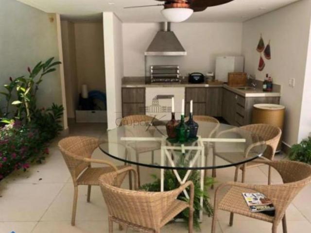 Casa em Condomínio Helvetia Polo Country 4 Suítes 536m²