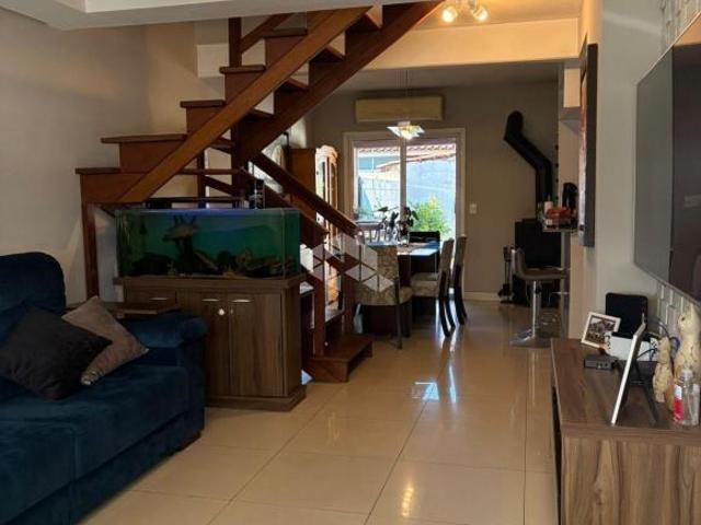 Casa em condomínio impecável