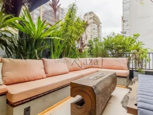 Casa em Condomínio Itaim Bibi 1 Suíte 138m²