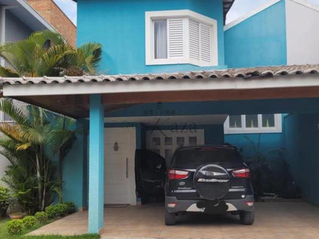 Casa em Condomínio Itália Boulevard Jardim Santa Maria Jacareí 3 Dormitórios uma suíte 160m²