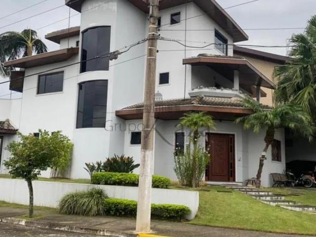 Casa em Condomínio Jardim das Colinas 3 Dormitórios 470m²