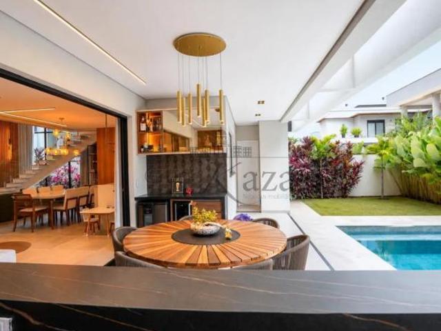 Casa em condomínio Jardim do Golfe Residencial Jardim do Golfe 5 Suítes 320m²