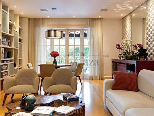 Casa em Condomínio Jardim Luzitânia 4 Suítes 693m²