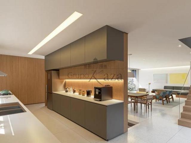 Casa em Condomínio Jardim Paulistano 5 Suítes 616,55m²