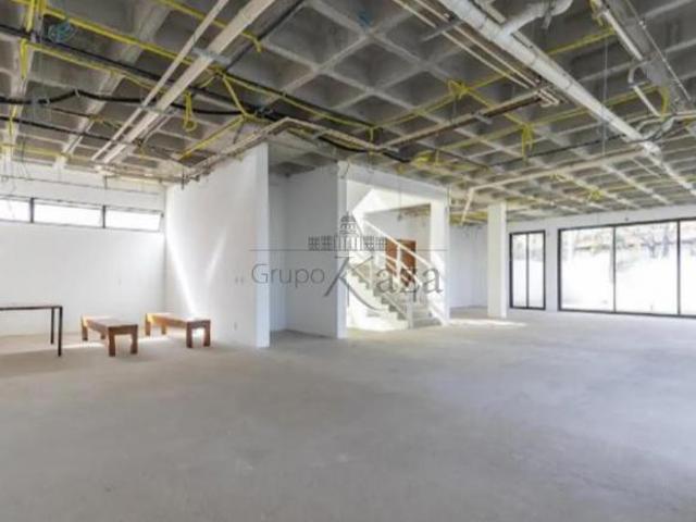Casa em Condomínio Jardim Petrópolis 4 Suítes 1.034m²