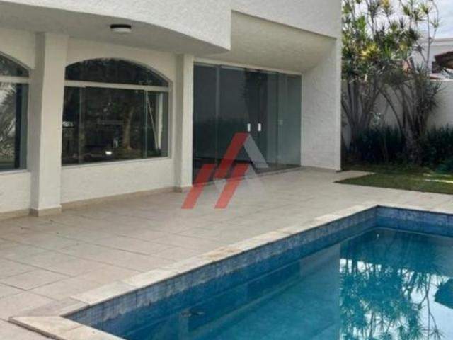 Casa em condomínio o coração de Alphaville Residencial Dois, com 3 suítes, 3 salas, 5 banheiros, 6