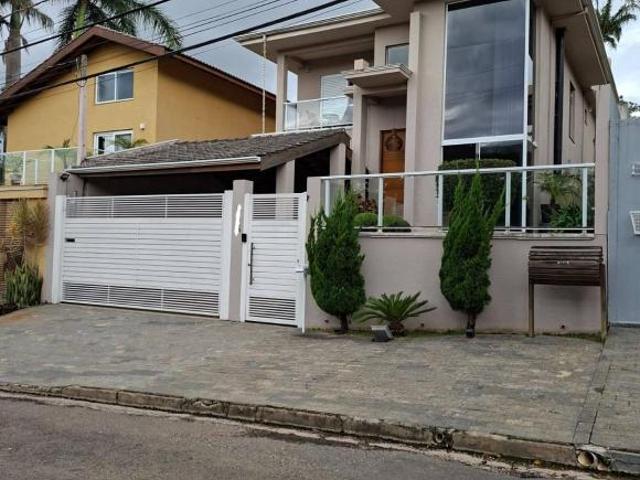 Casa em Condomínio, ótima localização em Atibaia – Porteira Fechada