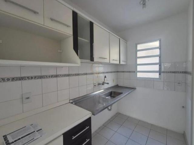 Casa em condomínio Las piedras com 4 dormitórios, pátio e 2 vagas de garagem Centro de Canoas/RS