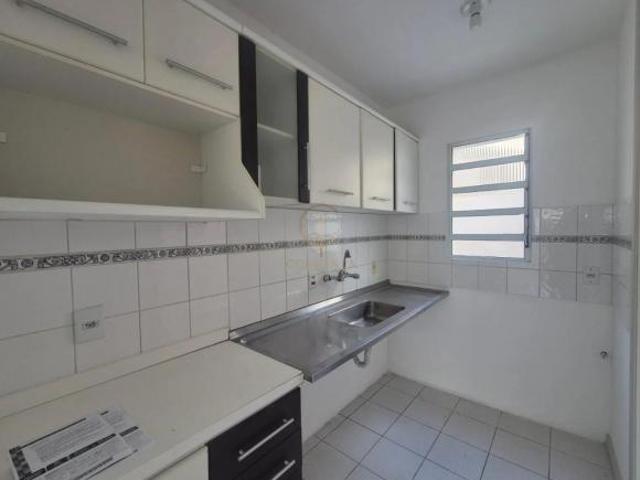 Casa em condomínio Las piedras com 4 dormitórios, pátio e 2 vagas de garagem Centro de Canoas/RS