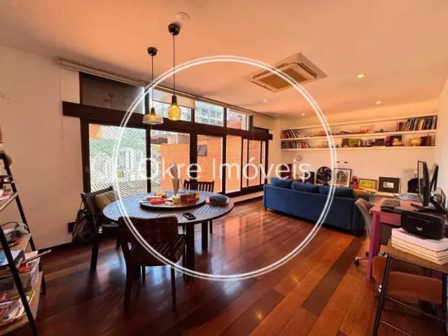 Casa em Condomínio: Linear / Residencial / Botafogo