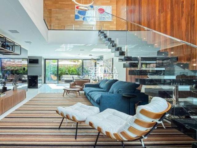 Casa em condomínio mobiliada a venda em Santa Felicidade 3 Suítes e 4 vagas de garagem