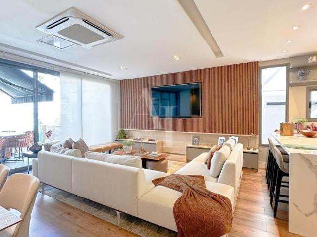 Casa em Condomínio Mobiliada e decorada com 3 suítes Origem Alphaville