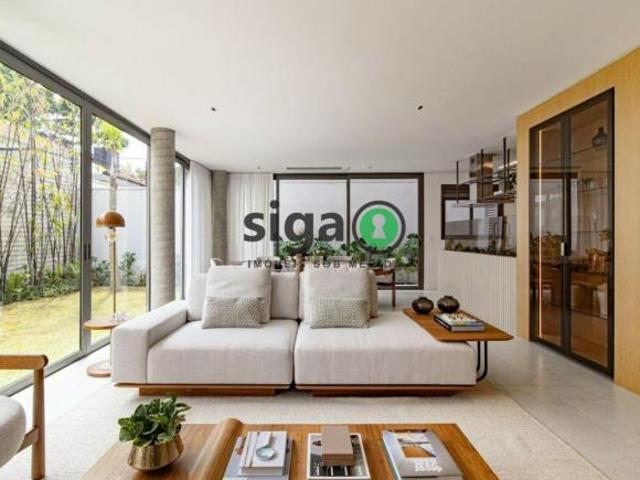 Casa em Condomínio Mobiliada para venda no Jardim Europa 03 suítes, São Paulo SP