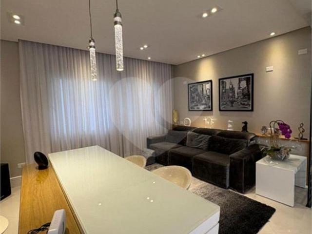 CASA EM CONDOMINIO MOBILIADA